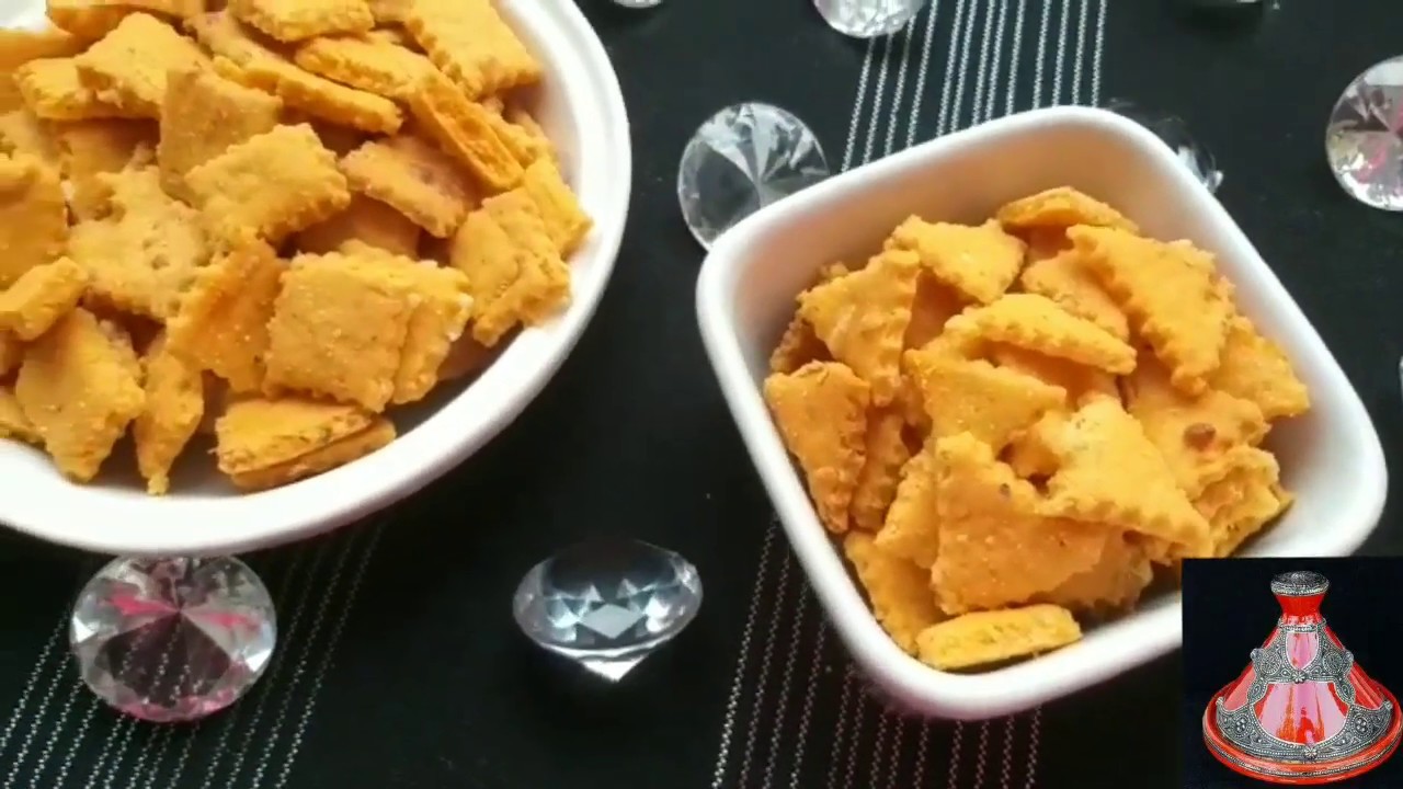 Galletas saladas de queso y especias ,crujientes fáciles y muy rápido ...
