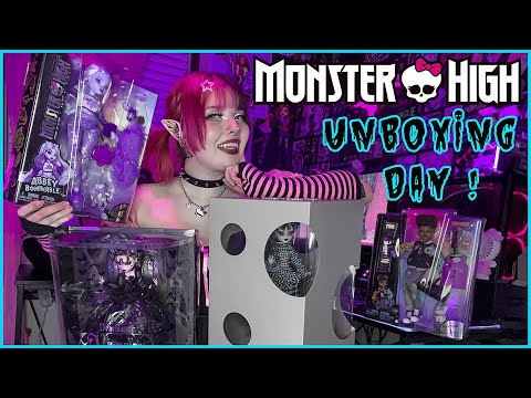 Monster High Unboxing Day! - YouTube