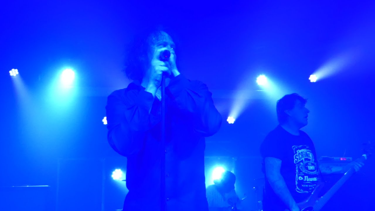 The Screaming Jets - { Live } Errol - YouTube
