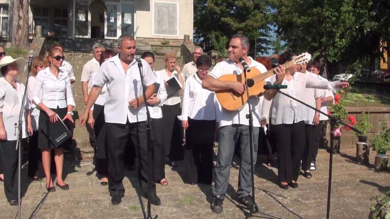 CHOR RODINA IN THE VILLAGE OF MLADEN - YouTube