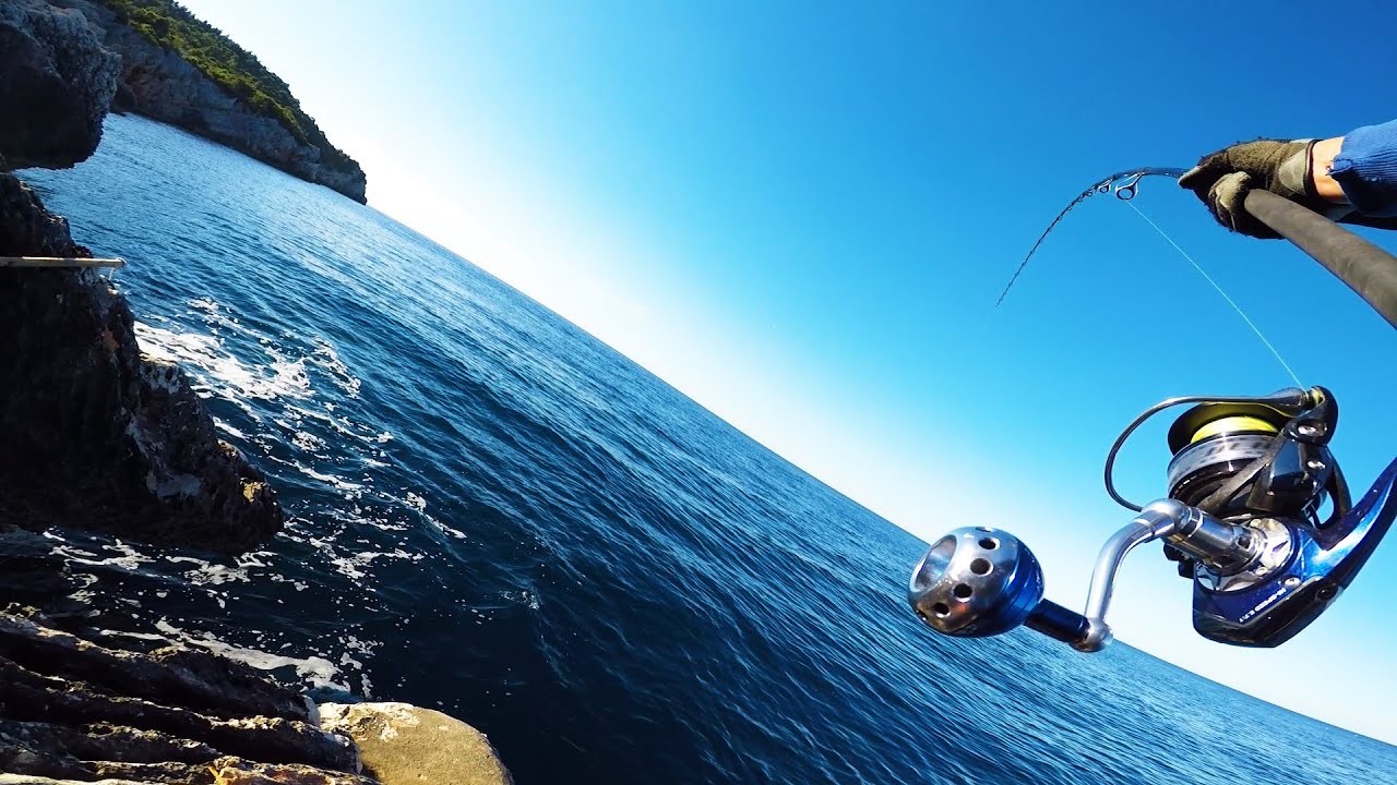 That was Savage! | Fishing for monster Bluefin Tuna off the rocks - YouTube