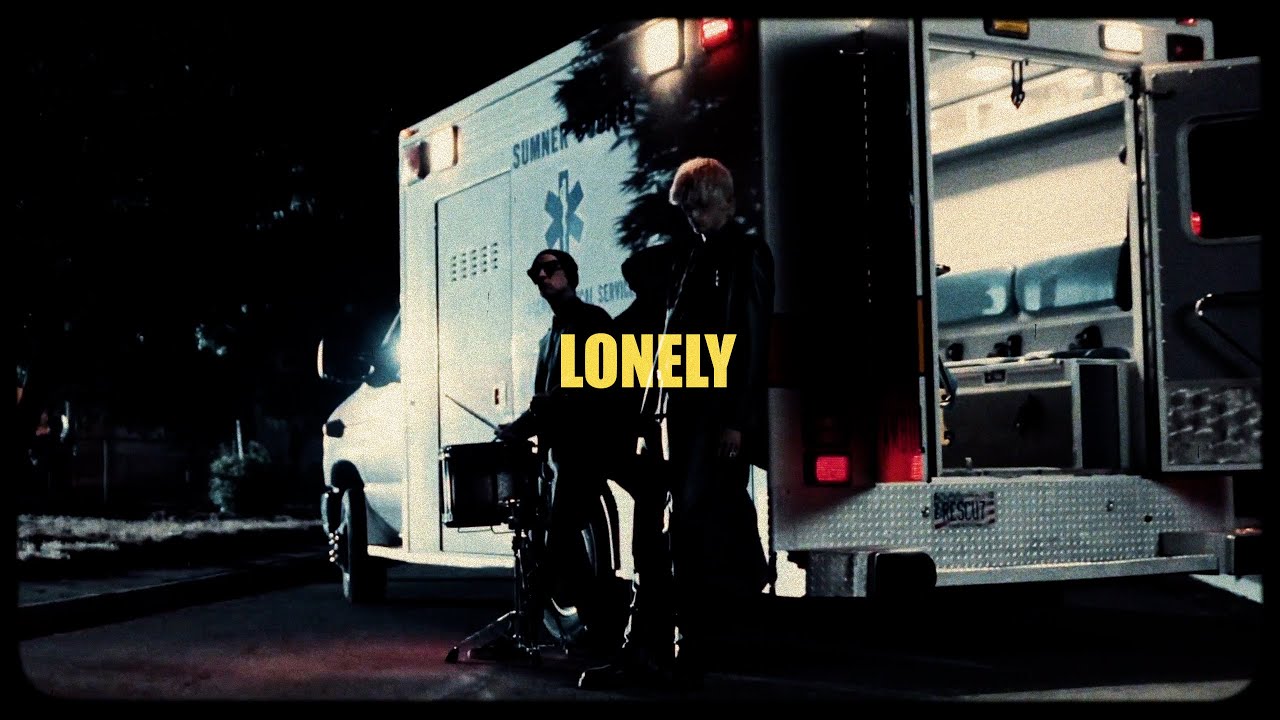 Machine Gun Kelly - Lonely [Lyric Video] - YouTube