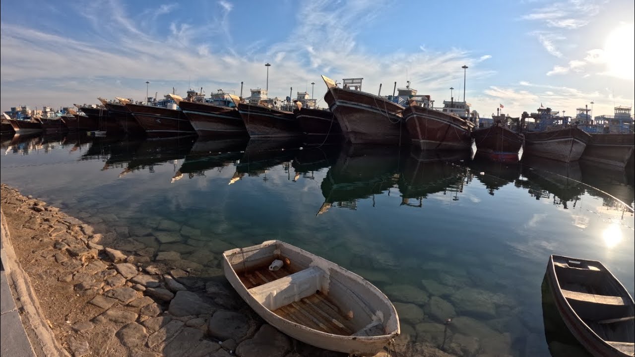 A stunning view of the dhow-filled shore of Genaveh! - YouTube