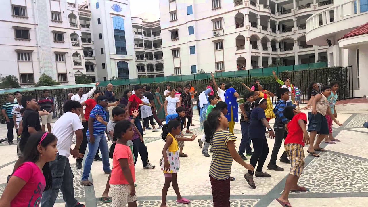 NDL HAPPY SUNDAY DANCE - YouTube