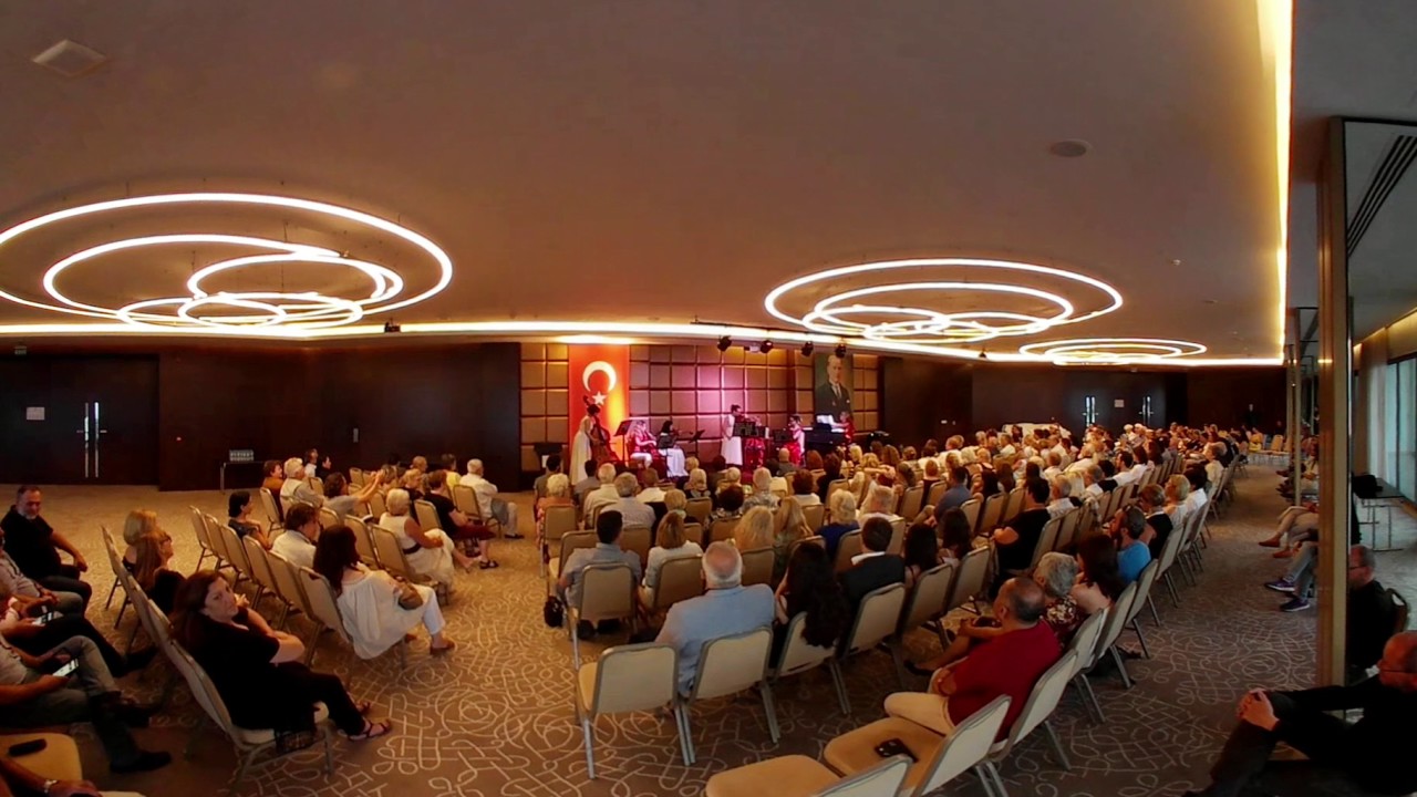 Barbara Reinprecht - Schellenberg ve Bayan Orkestrası 360 VR Konser ...