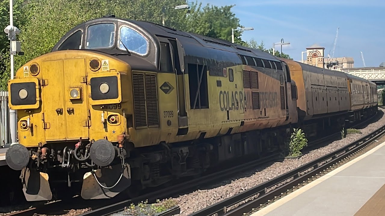 Colas Rail 37099 & DB Cargo 66149 at: West Brompton | 30/04/22 - YouTube