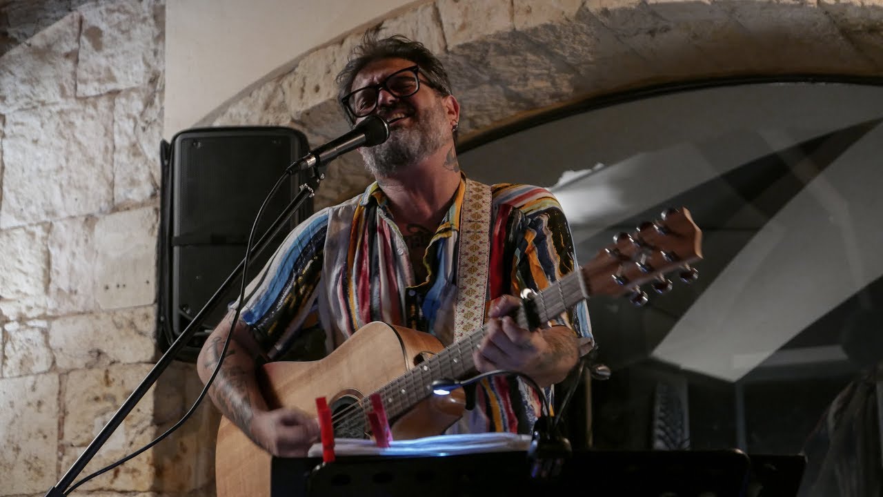 Pelle di diavolo - Flavio Secchi (live al Radio X Social club ...