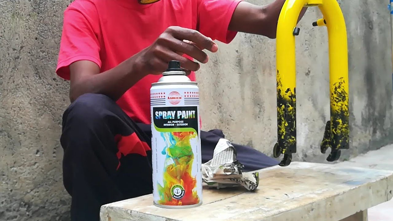 Spray paint tricks. How to paint abstract patterns with newspaper - YouTube