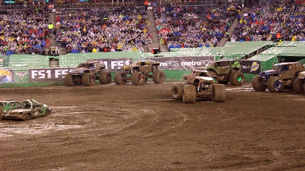 Monster Jam East Rutherford 2018 MetLife Stadium - Brutus Freestyle ...