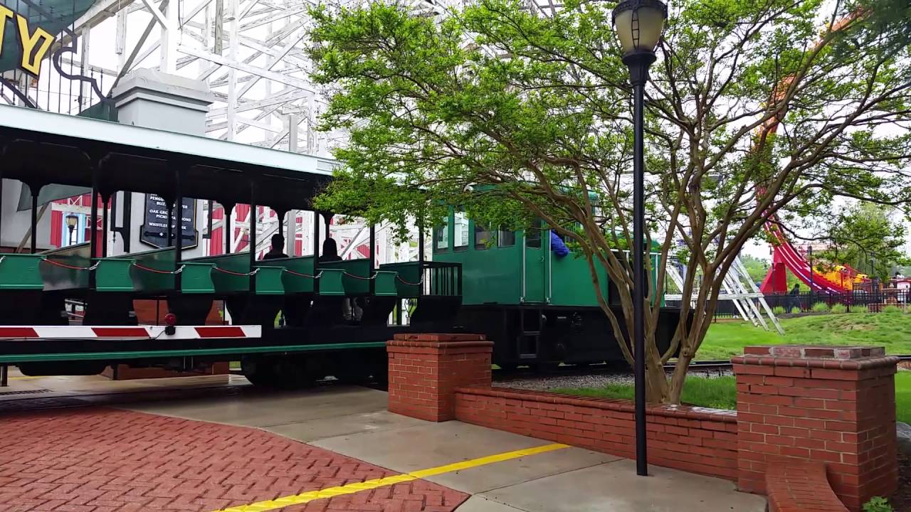 Six Flags train crossing (Baltimore/Washington) - YouTube