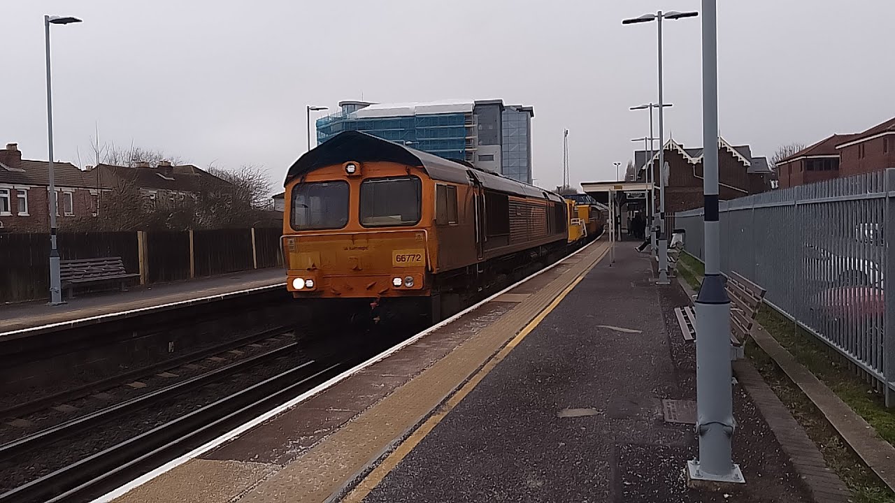 66772 + 66764 (3Y88 Totton Yard - Totton Yard) at Cosham 13th January ...