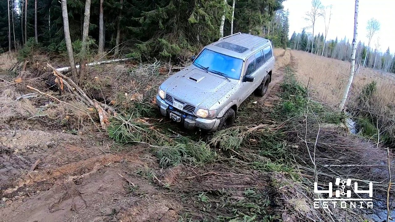 Crazy offroad drift jump. Ford Explorer, Nissan Patrol Y61, Harvester ...