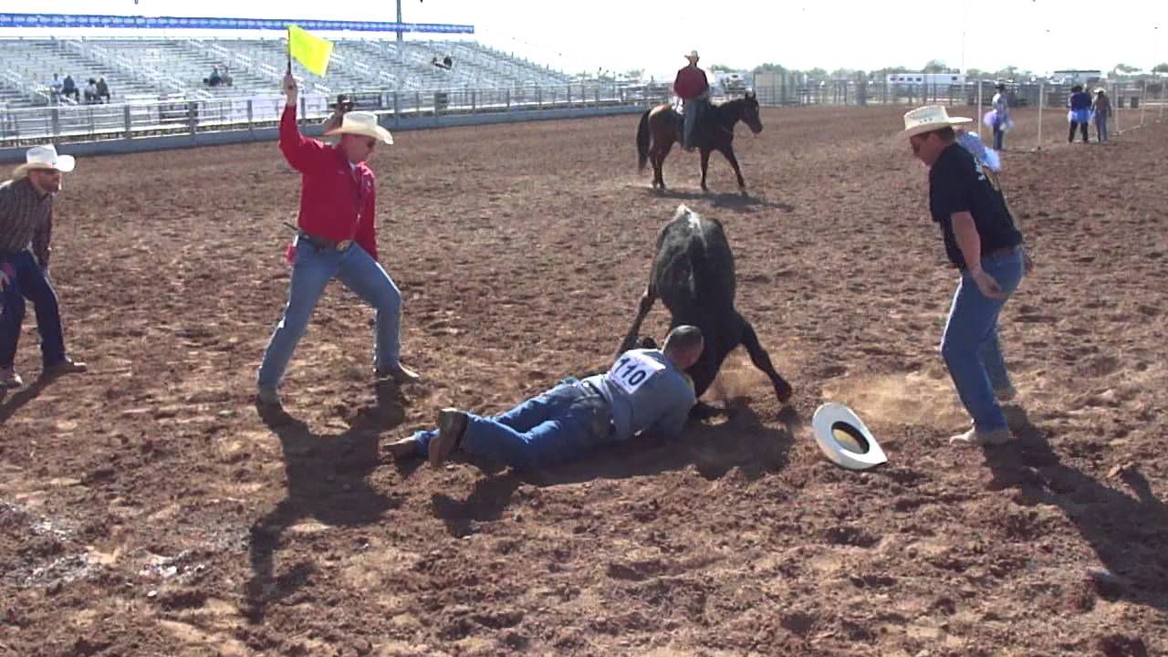 AGRA - PHX 2012 / Chute Dogging - Louie Rios - YouTube