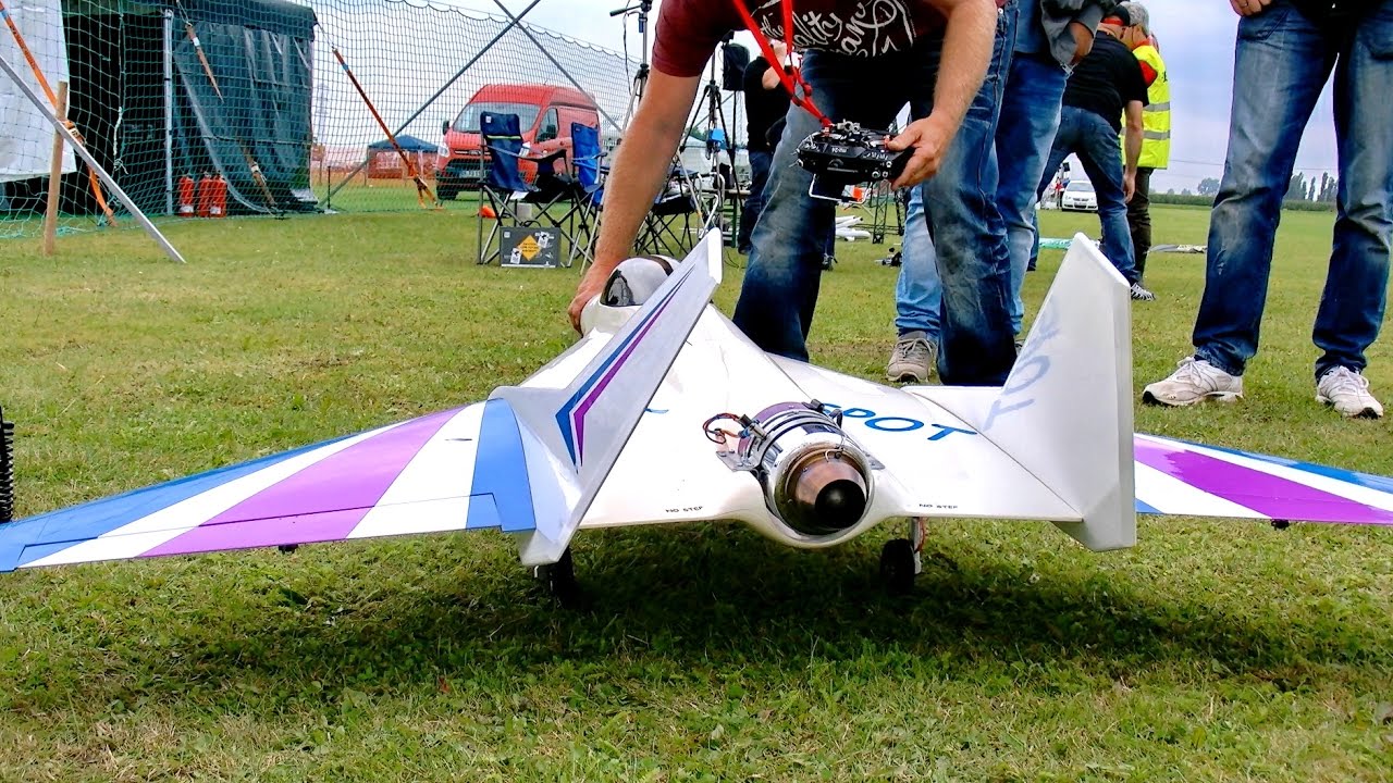 HOTSPOT RC MODEL TURBINE JET FLIGHT DEMONSTRATION / Euroflugtag Rheidt ...