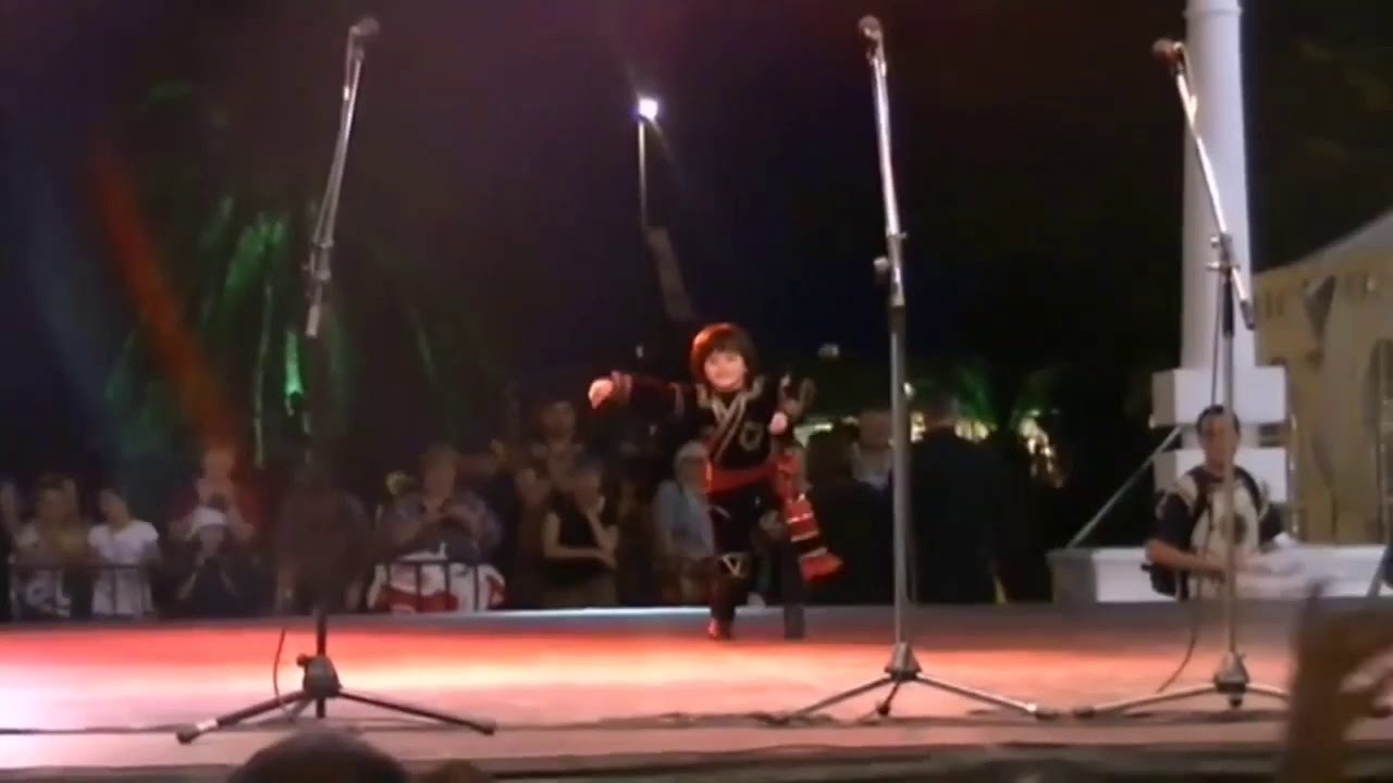 Acharuli dance (Georgia) - YouTube