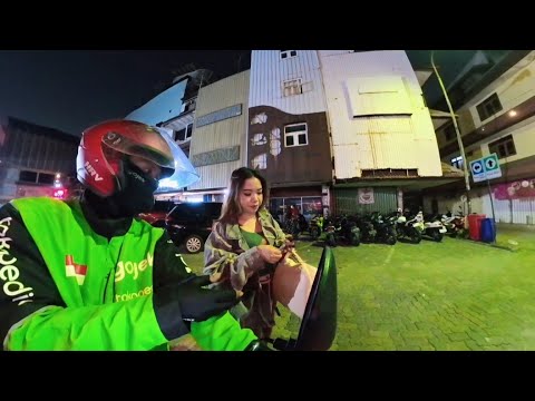 Hübsche Tante vom Travel Hotel abholen und zum Cherry Hotel Lokasari Mangga Besar bringen