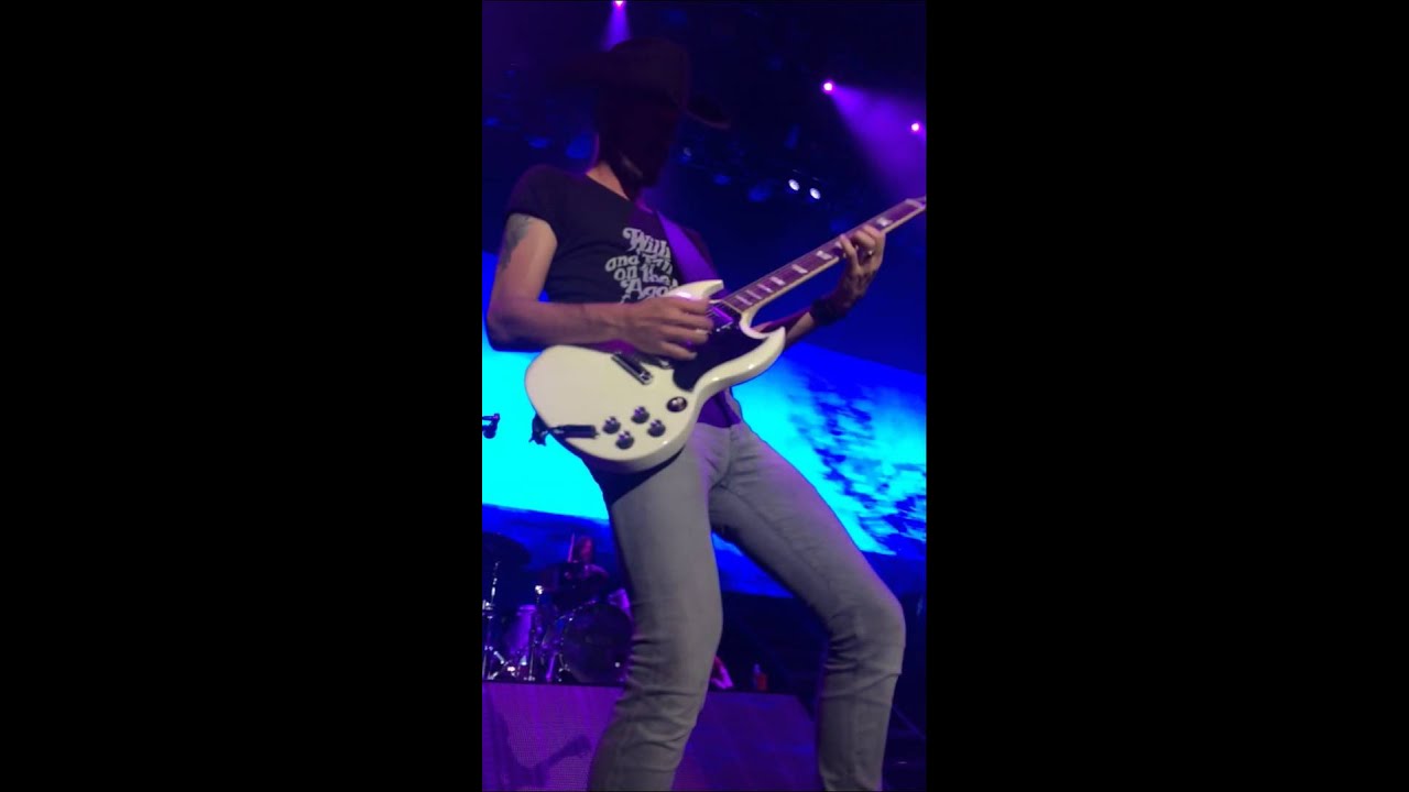 Brian Layson shreds the "I Hold On" guitar solo - YouTube