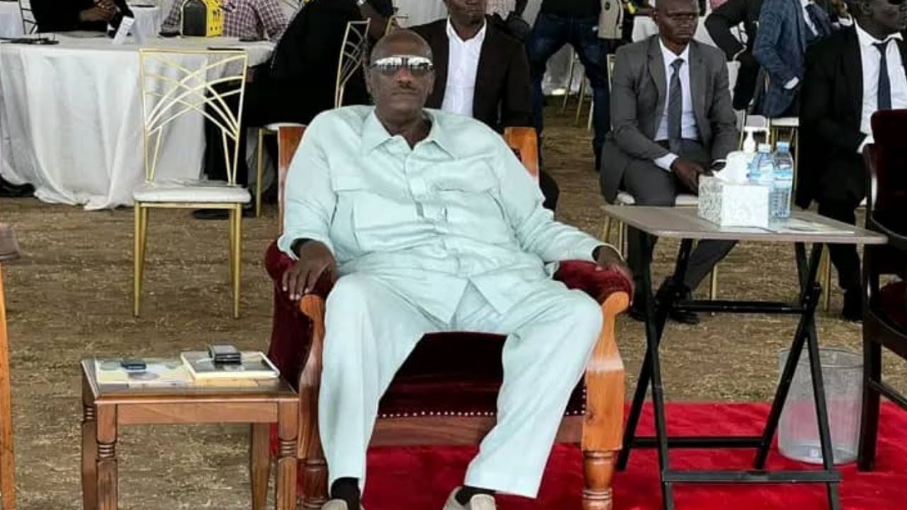 GEN SALIM SALEH SINGS FOR MAO - YouTube