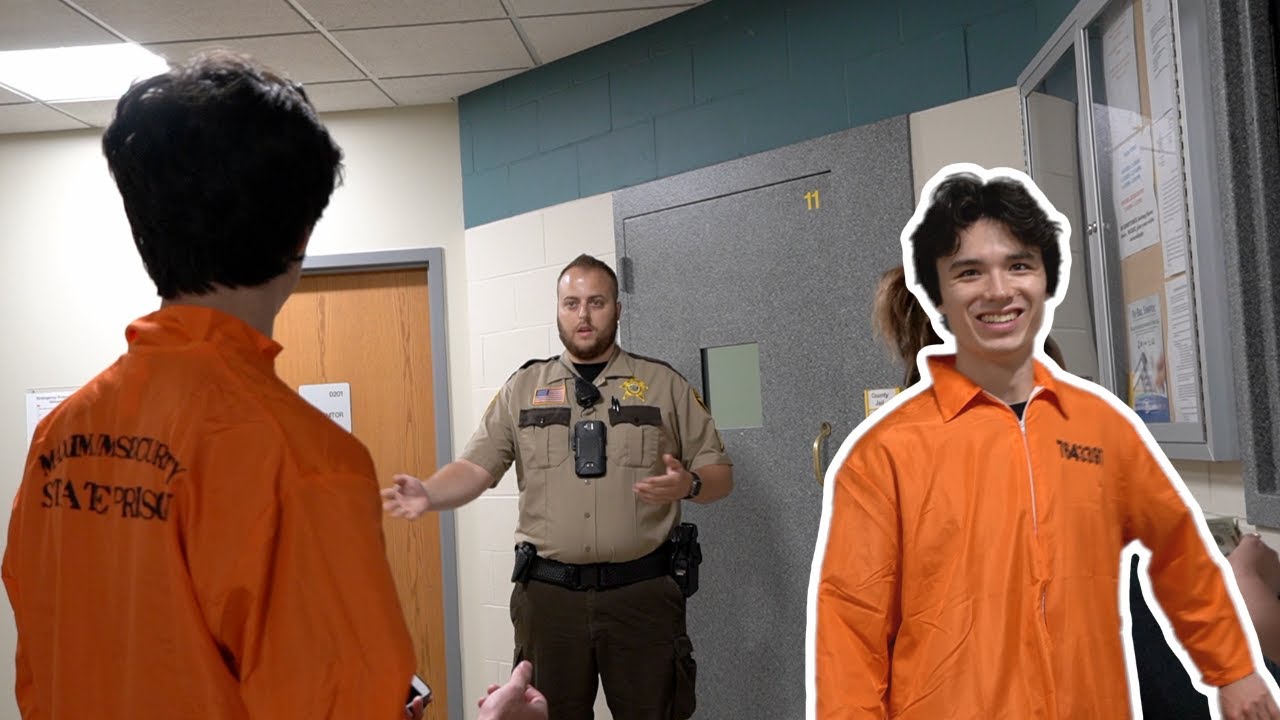 Volunteering to go to Jail - YouTube