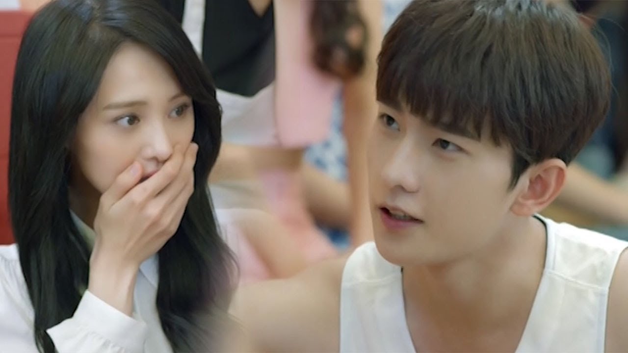 LOVE O2O Sweet Scene 微微一笑很倾城：高甜预警，肖奈篮球场走到观众席跟微微坐一起，引起轰动【中文|English ...