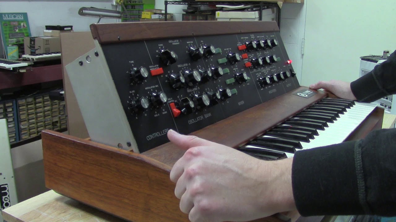 Steve's R.A Moog Minimoog Restore (by synthpro) - YouTube