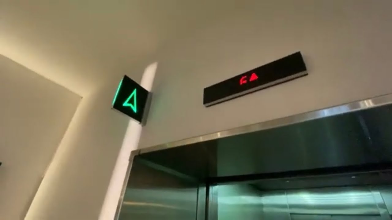 [R1] New UniBlade Lanterns! | 2017 Schindler 5500 MRL @ Press Hall ...