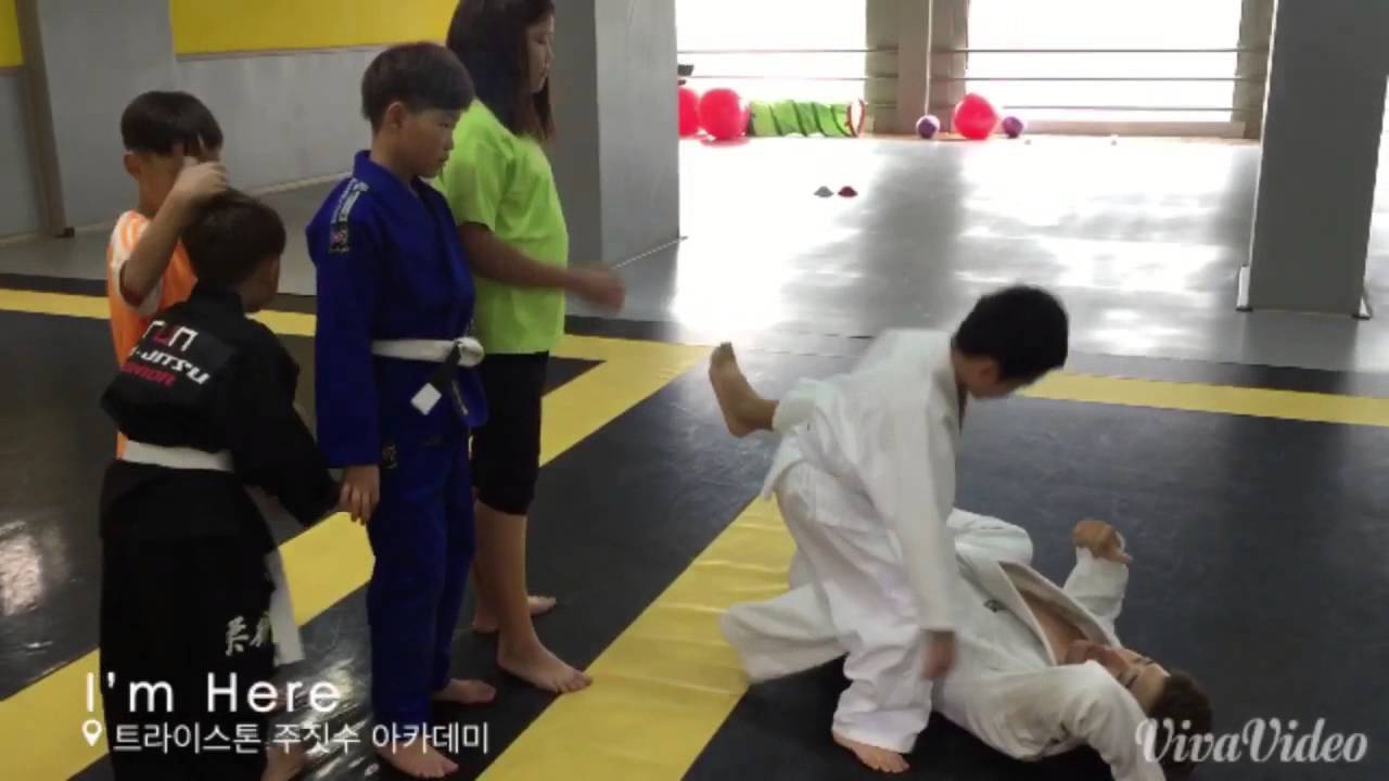 Kid's jiu jitsu I love bjj - YouTube