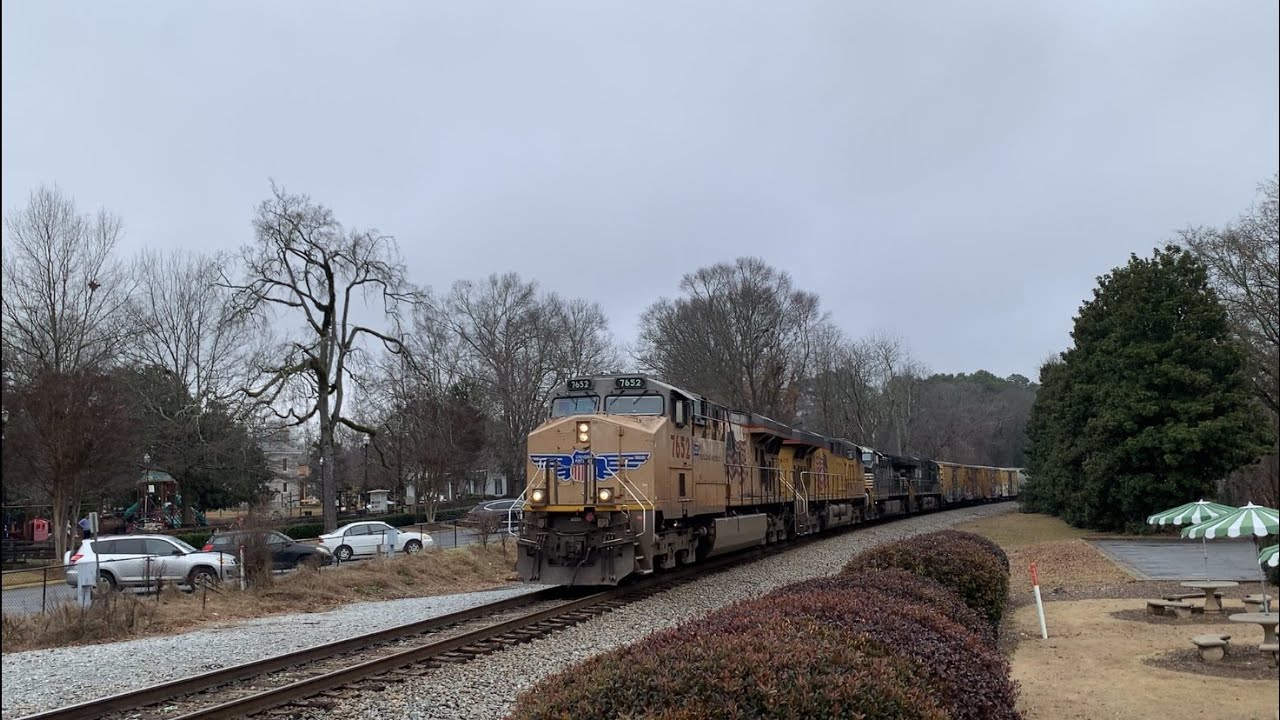 UP 7652 Leads NS 153 Thru Norcross, GA 1/1/2023 - YouTube