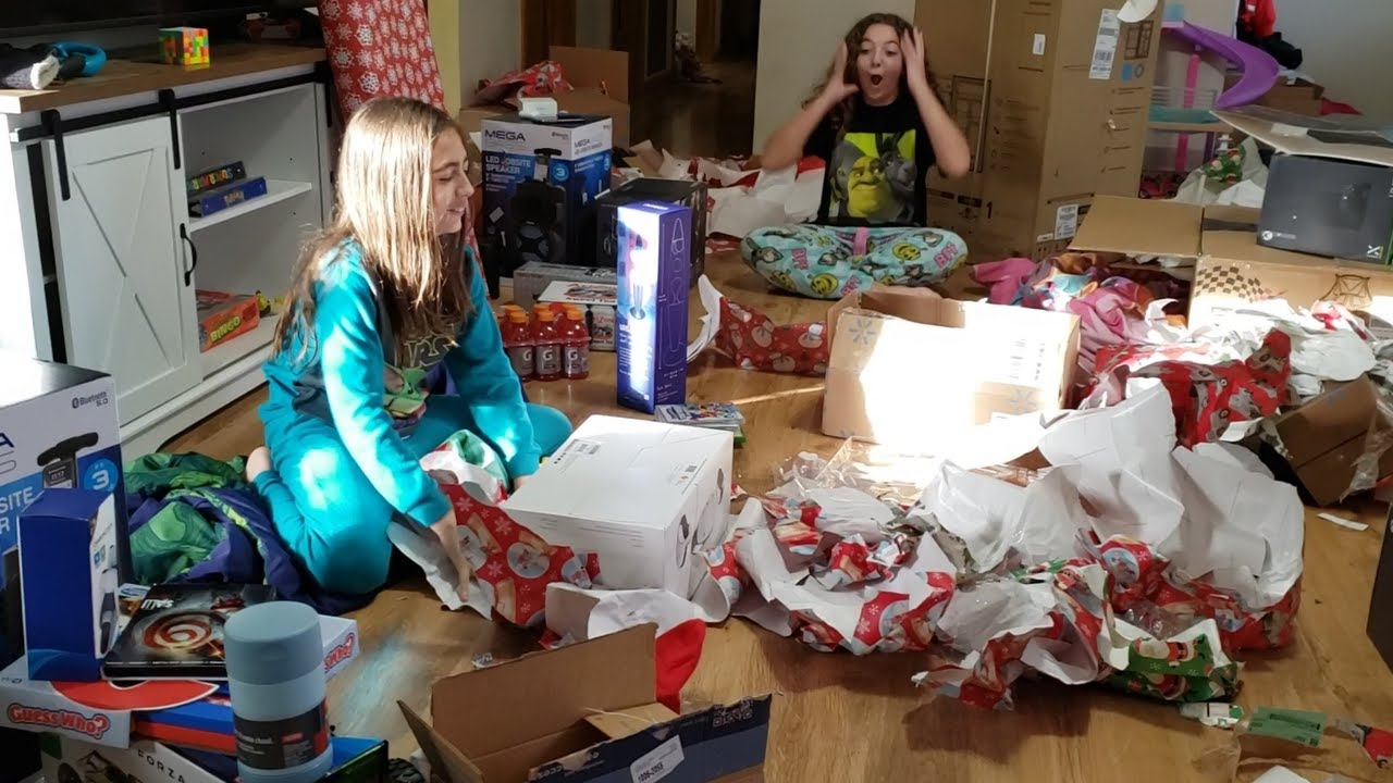Christmas Day 2023 Kids Opening Presents PSVR 2 Xbox Series X PS5 ...