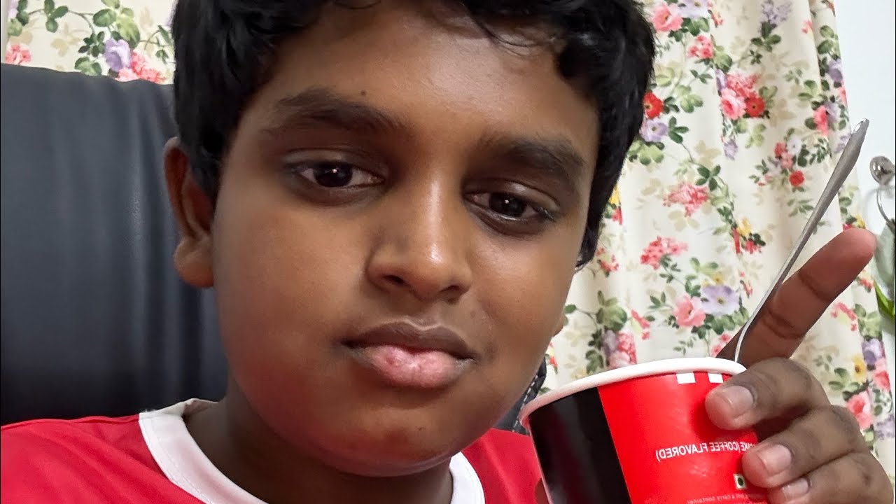 Eating in KFC food review lol 😜 - YouTube