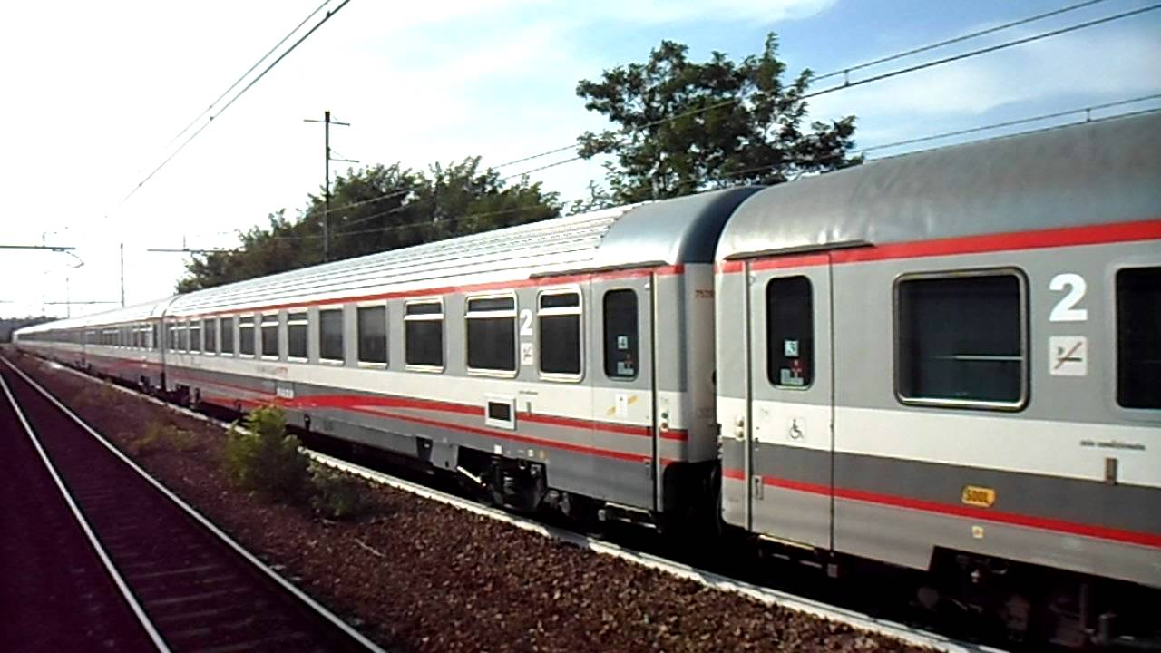 INCROCIO ETR 610-EUROSTAR CITY ITALIA VISTO DAL FINESTRINO - YouTube