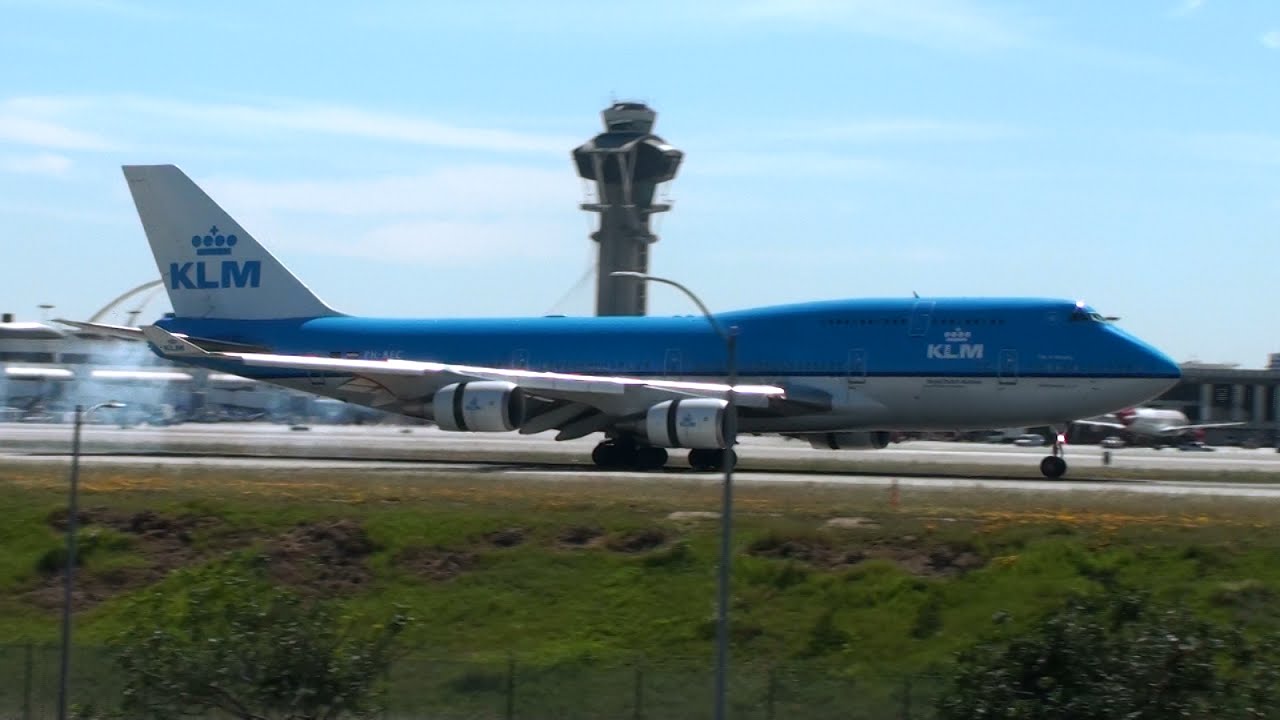 Saturday Afternoon arrivals on 24R At LAX - YouTube
