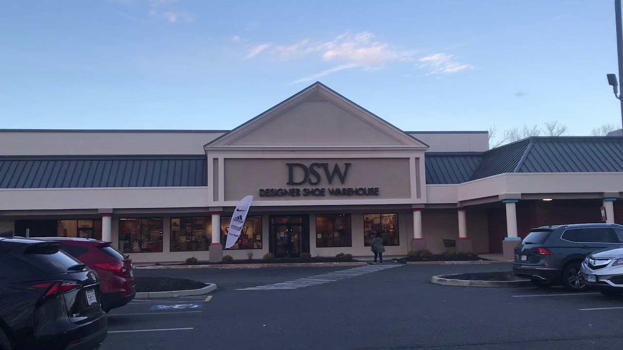 Biggest shoe store, huge shoe sale , DSW, fancy heels, winter ...