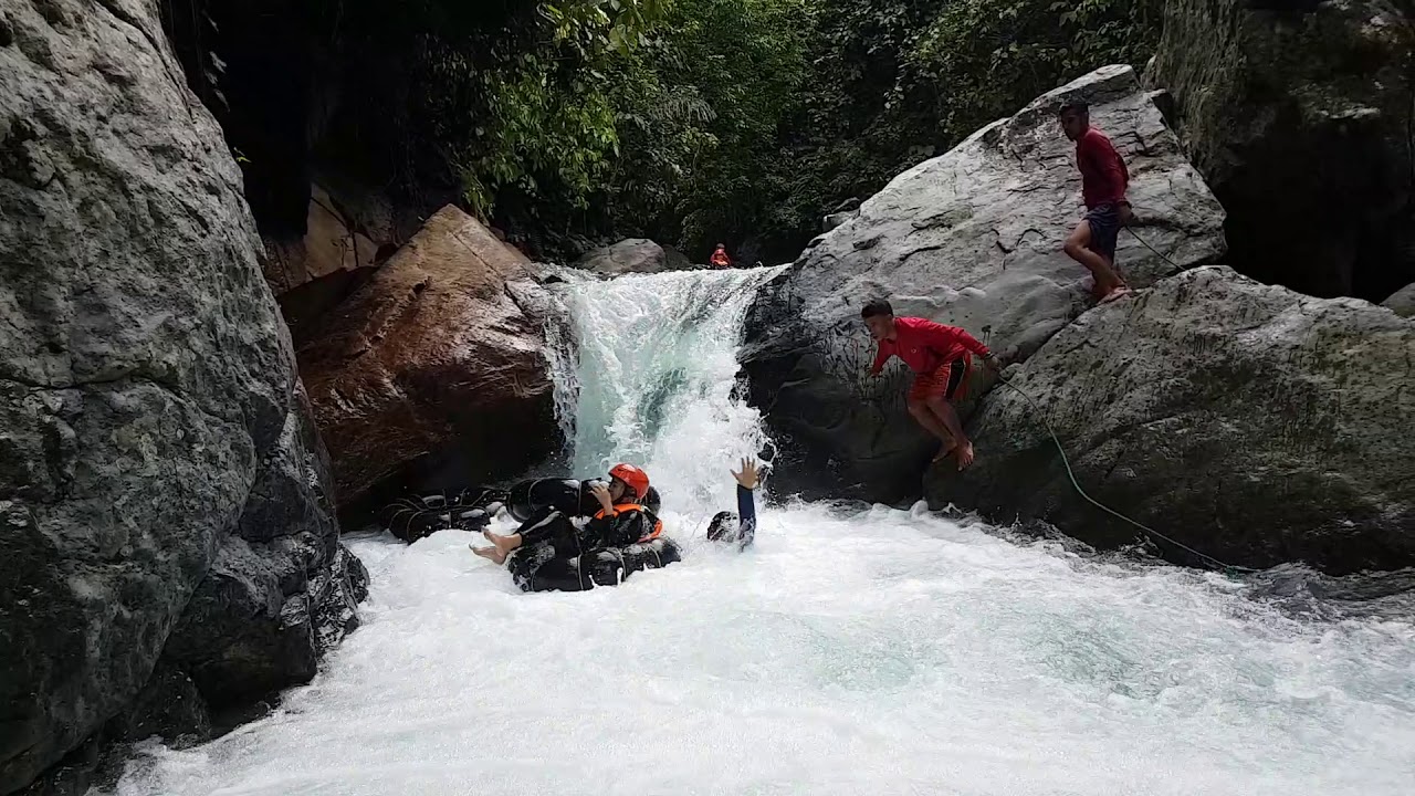 LAA-GAN!!2.5km Water tubing here at Pangi river - YouTube