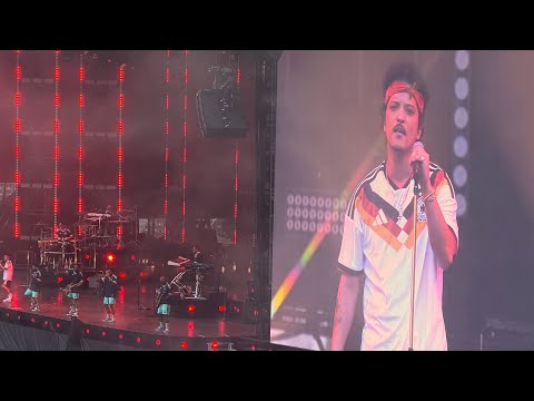 Bruno Mars performs Risk it All in Deutschland Trikot LIVE ein Berlin, Olympiastadion 28.Juni 2026