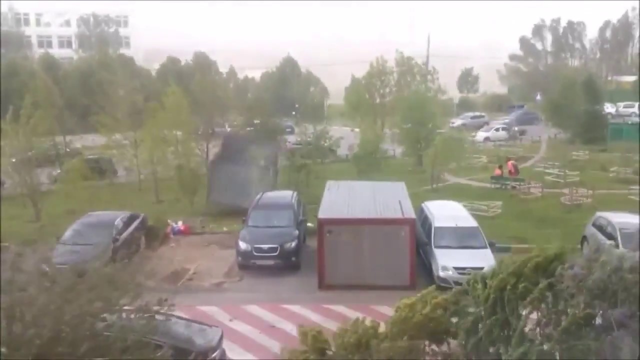 Hurricane Huracán in Moscow Moscú, Russia Rusia (Great Video ...