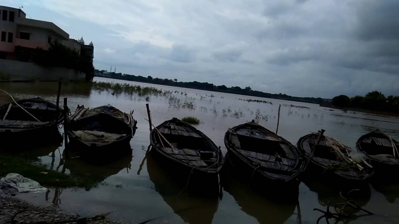 Flood in Varanasi on 22.08.2016 Samne Ghat to NH2 By Pass Shooted on ...