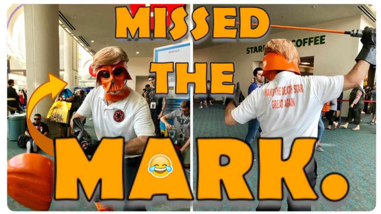 MARK HAMILL TROLLS SDCC IN DISGUISE!! (SUCCEEDS IN FINDING NACHOS ...