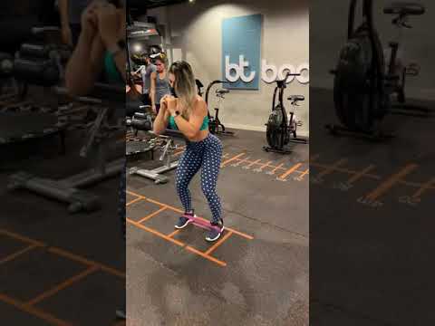 Ativação de glúteo médio/ passada lateral c/mini-band em 45 graus - YouTube