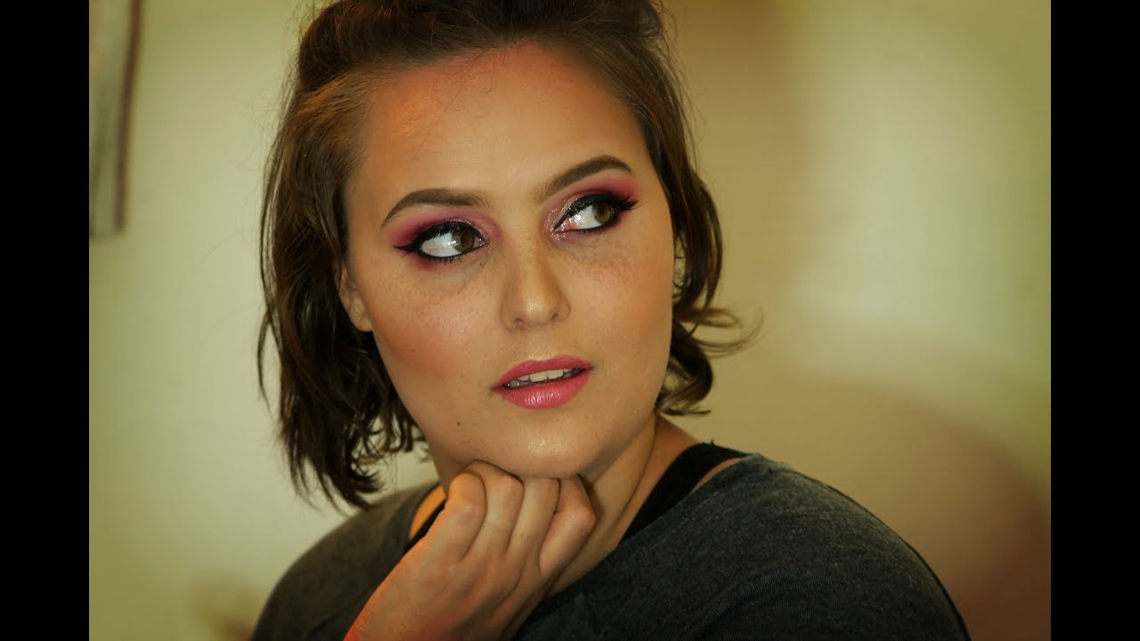 Red Glitter Cut Crease | Cassy Lee Gilson - YouTube