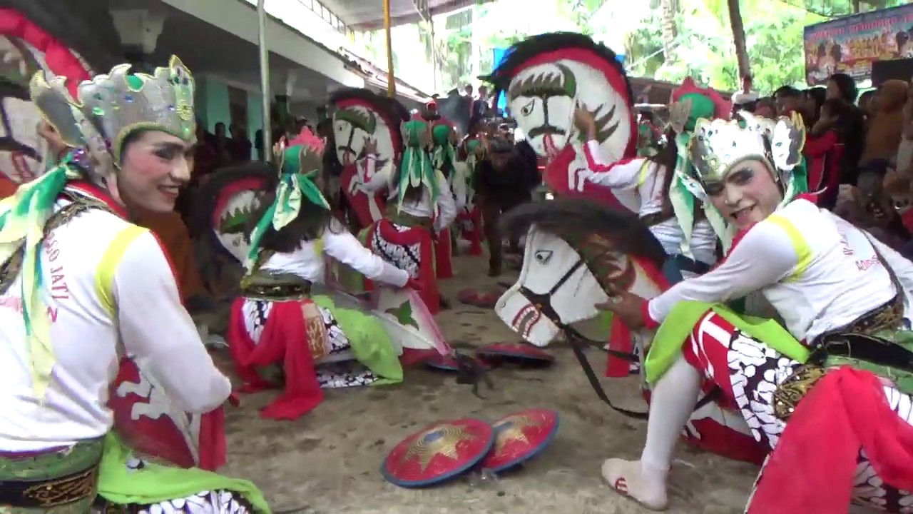 Tari Pedang dan Tameng jam 16 12 Ebeg Wahyu Turonggo Jati di Silangsur ...