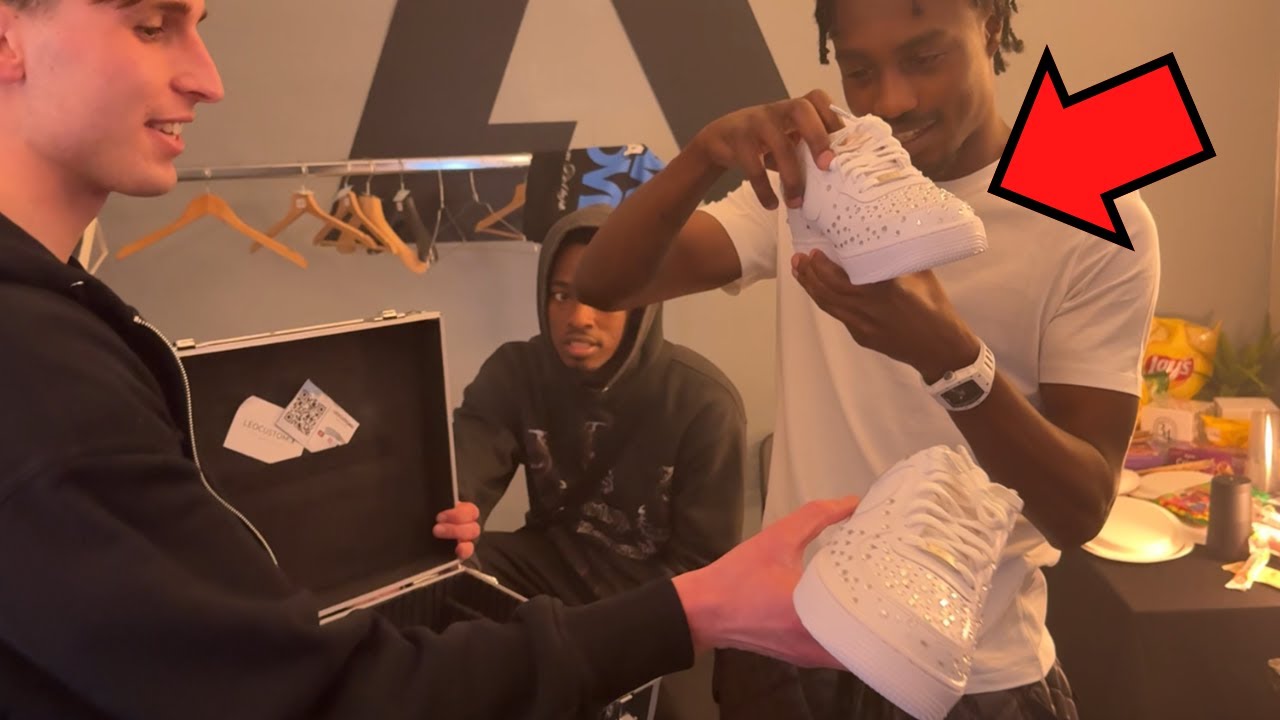 Ho sorpreso LIL TJAY con un paio di scarpe custom! 👟👨🏼‍🎨 - YouTube