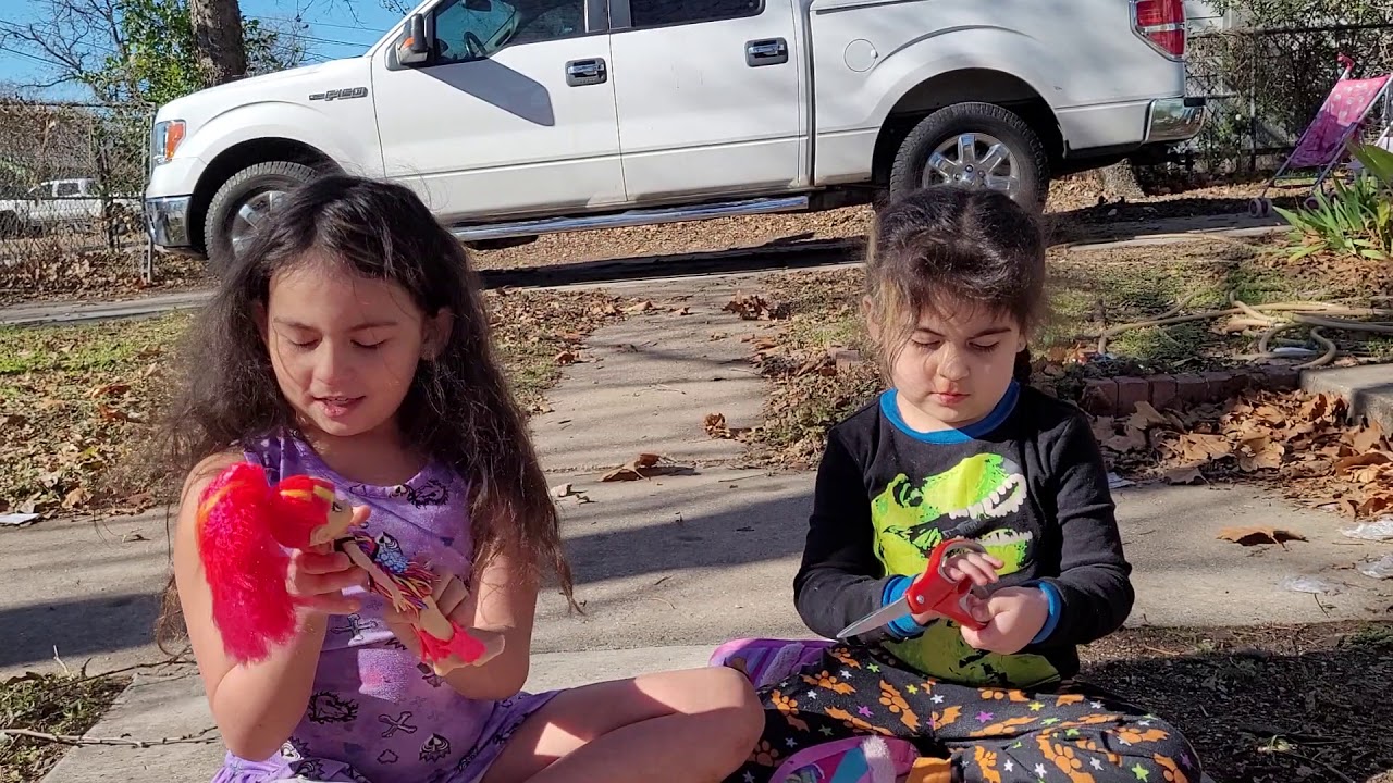 Sarah & Lily Show Cave Club - YouTube