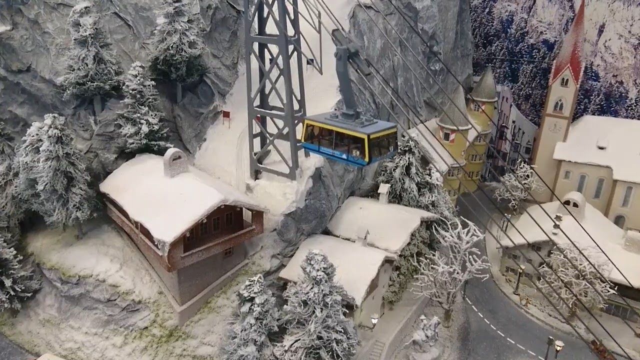 067. A look around Schloss Adler - a Winter Alpine Model Railway Layout ...