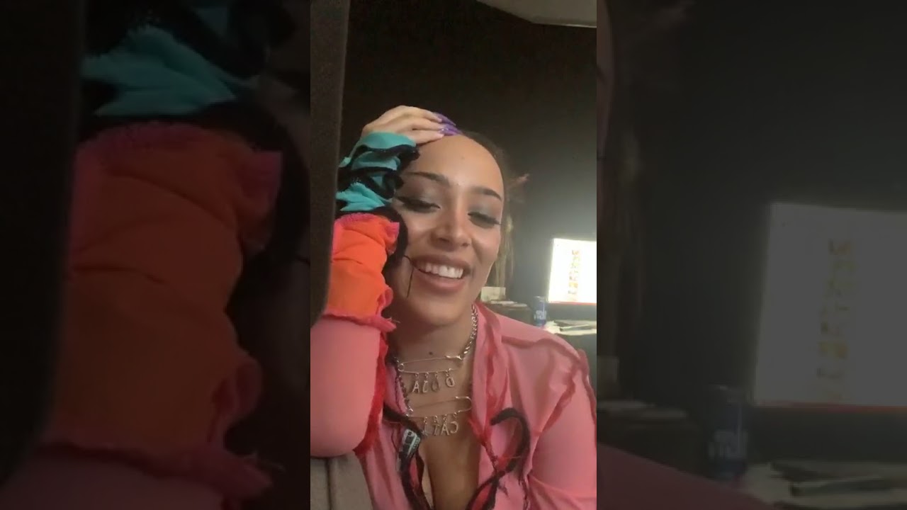 Doja Cat Instagram live 17/5/20 - YouTube