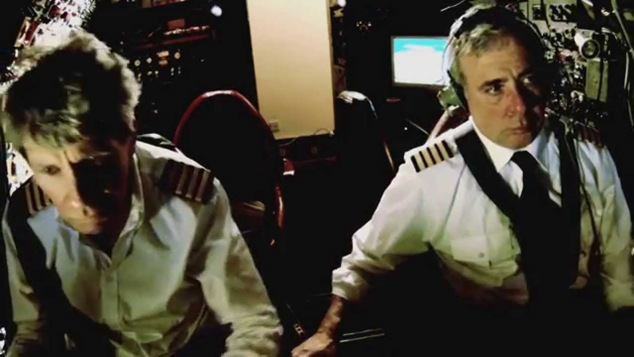 The Last 'Flying' Comet - restoration of DH Comet 4 cockpit - YouTube