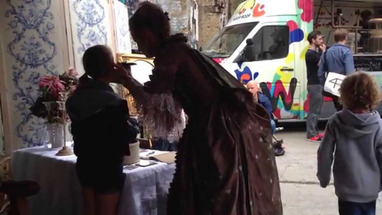 The Baroque Experience mouches - YouTube