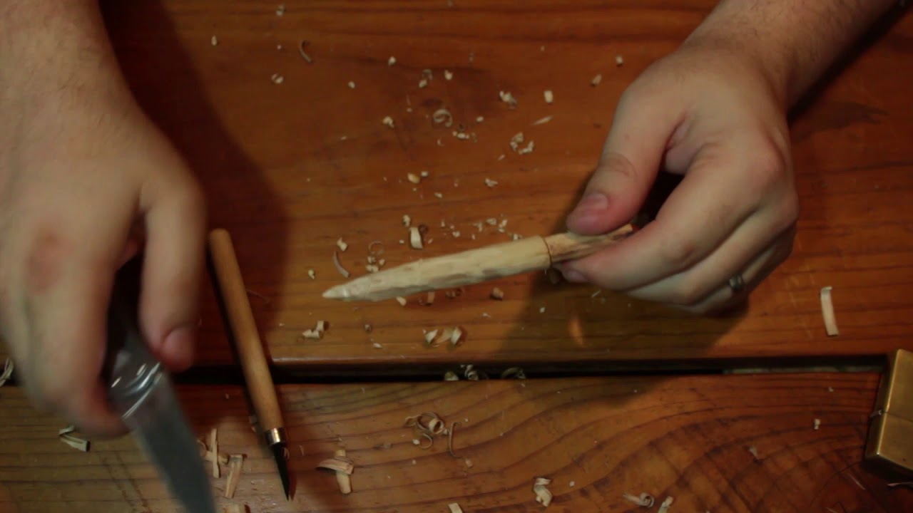 Carving a pine tree pipe tamper - YouTube