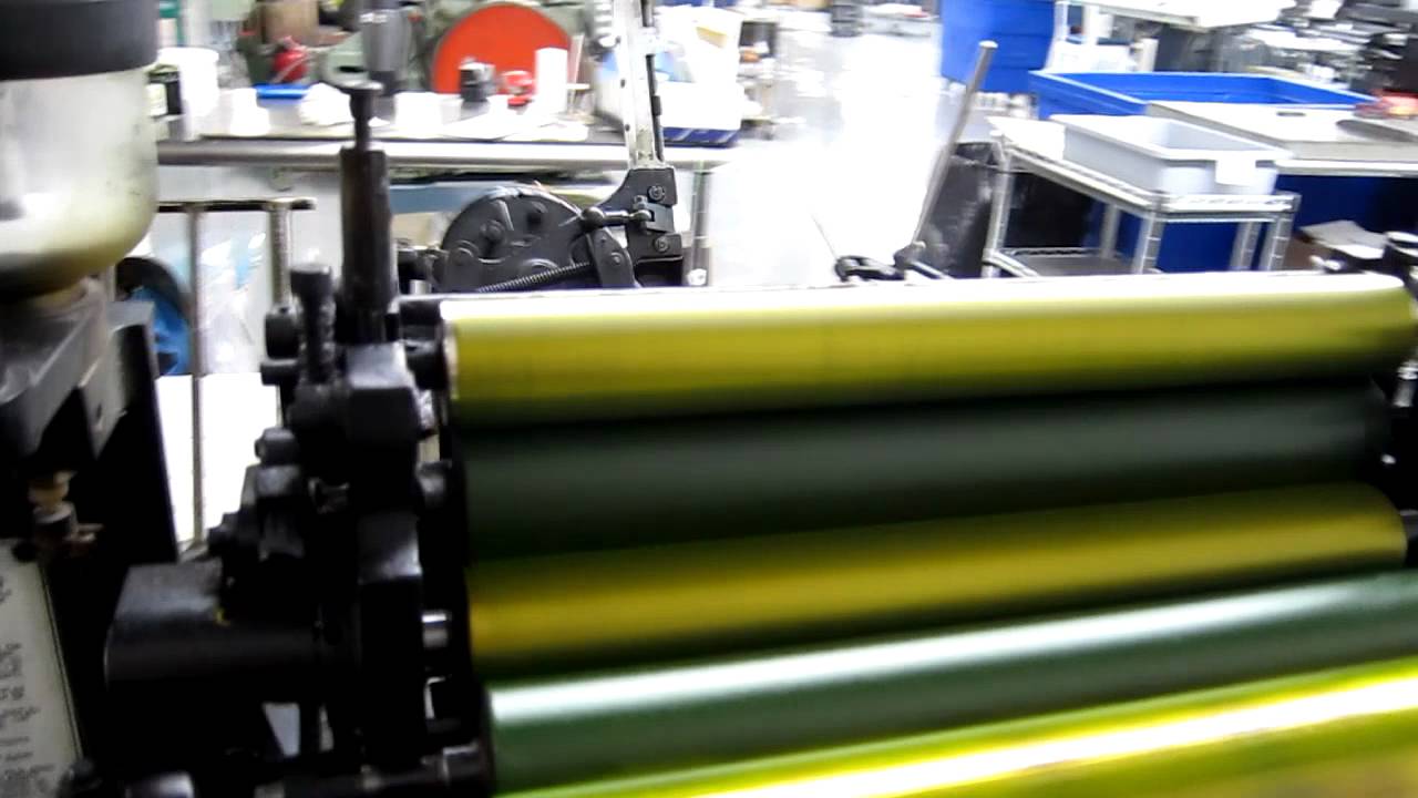 A Boxcar Press Heidelberg Windmill Letterpress in Action - YouTube