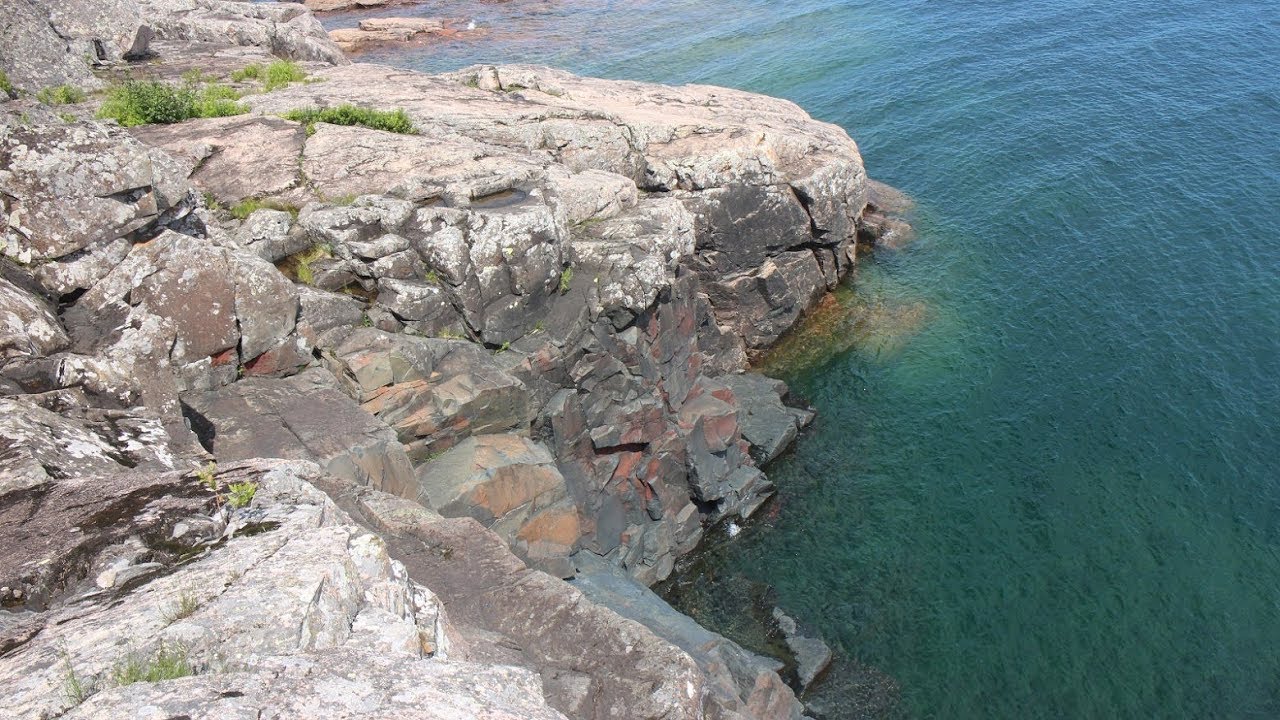 Northern Michigan Cliff Jumping - YouTube
